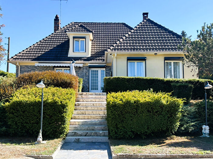 Chuelles : Maison 8 pièces à vendre