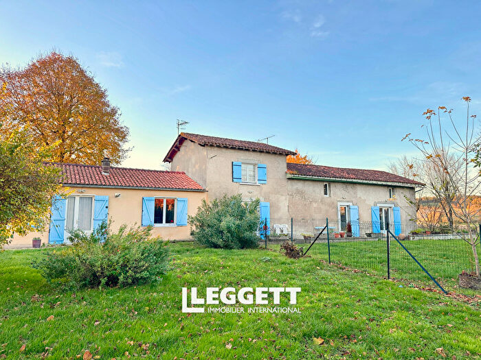 Maison à vendre - Aubeterre-sur-Dronne - 7 pièces - 4 chambres