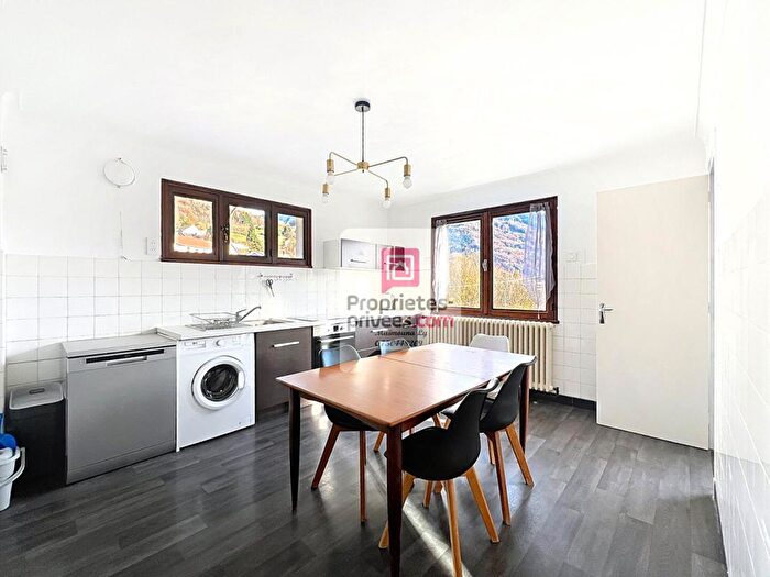 Appartement à louer - Ugine - 3 pièces - 2 chambres