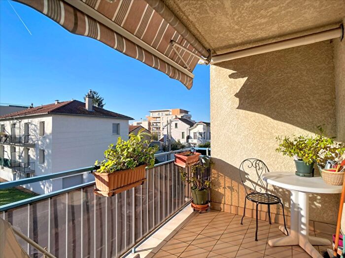 Appartement 3 pièces à Moulin à Vent-Ernest Renan, Vénissieux, à louer
