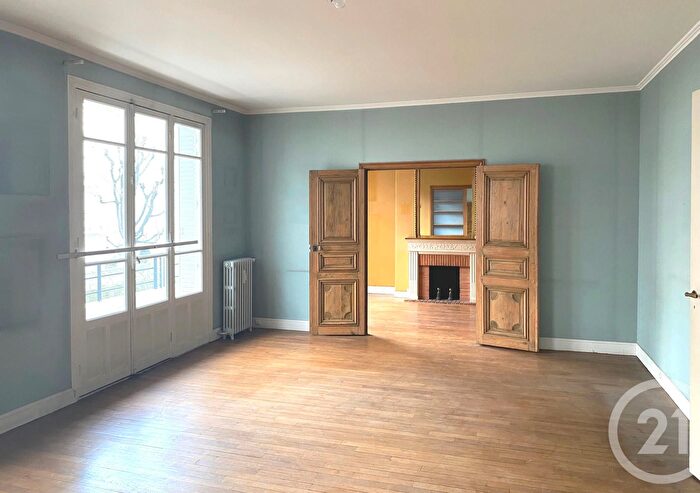 Maisons à vendre et appartements à louer - 1