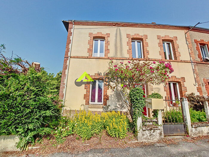 Maison à vendre - Bussière-Dunoise - 5 pièces - 3 chambres