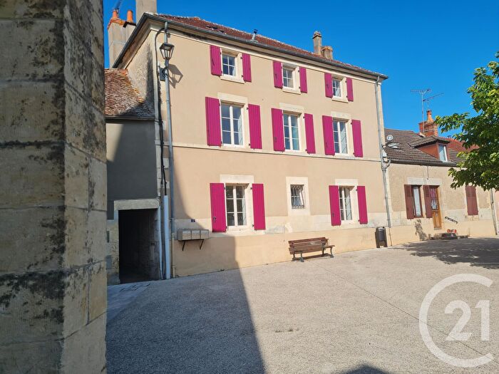Appartement 4 pièces à louer - Luthenay-Uxeloup