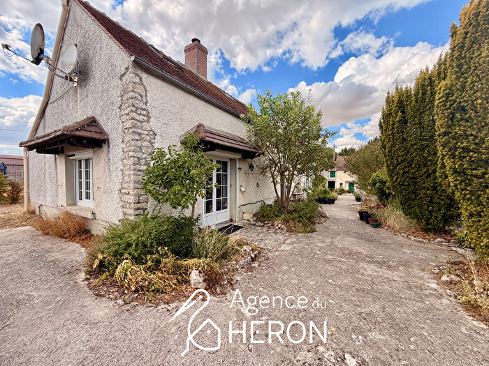 Sceaux-du-Gâtinais : Maison 6 pièces à vendre