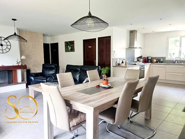 Maison à vendre - Mézières-sur-Seine - 6 pièces - 4 chambres