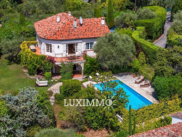 Maison à vendre - Mougins, Centre-ville, Village, Tournamy, Le Val de Mougins - 7 pièces - 4 chambres