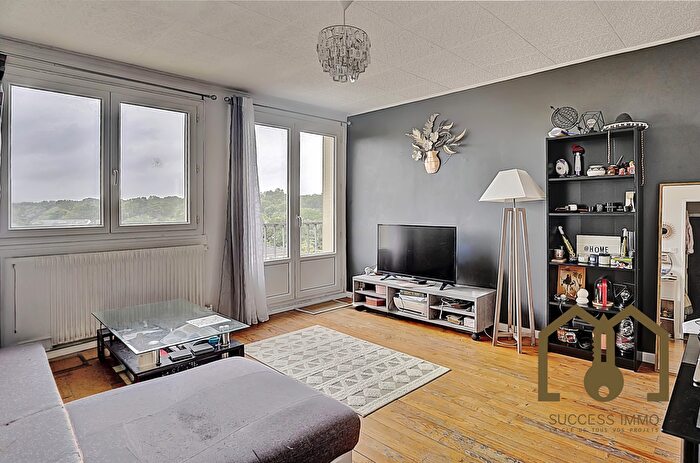 Vaulx-en-Velin, Village - Appartement 3 pièces à vendre