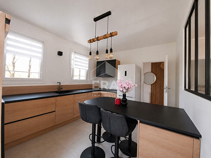 Maison 8 pièces à Joué-lès-Tours, Centre-ville, à vendre