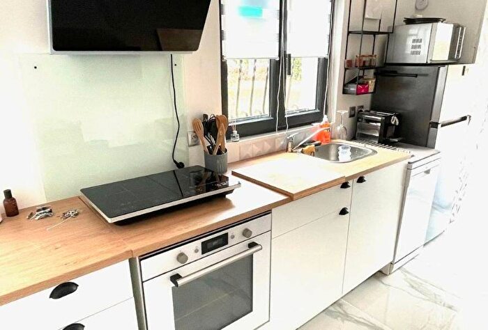 Appartement à louer - Artigues-Pres-Bordeaux - 2 pièces - 1 chambre