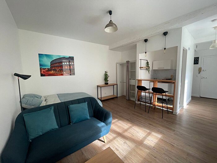 Appartement à louer - Centre, Melun - 1 pièce