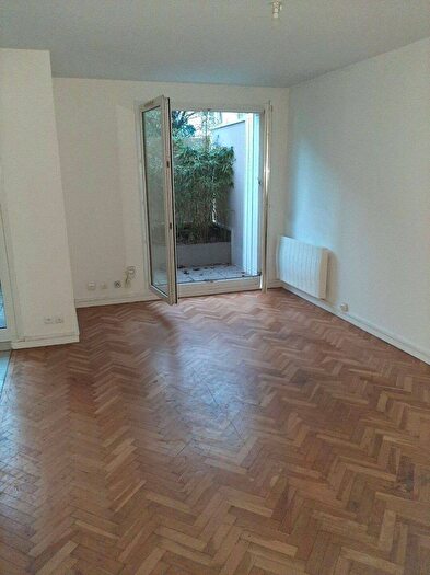 Appartement à louer - Le Centre, Le Plessis-Trévise - 1 pièce