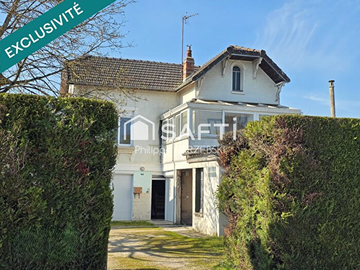 Maison à vendre - Romilly-sur-Seine, Centre-ville, Gare, Lion, Les Hauts Buissons - 5 pièces - 4 chambres