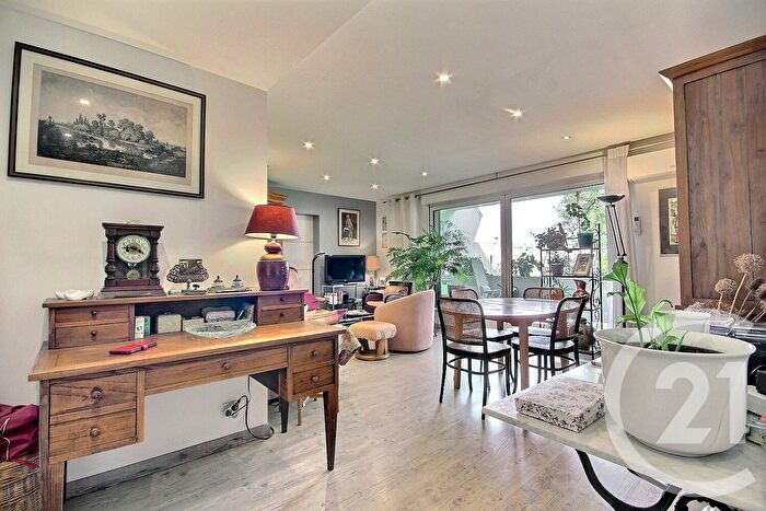 La Chaussée-Saint-Victor : Appartement 5 pièces à vendre