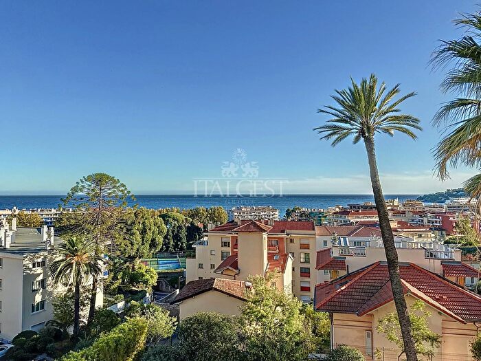 Appartement à vendre - Menton, Hôtel de Ville, Vieille Ville, Musée, Madone, Carnolès - 4 pièces - 3 chambres