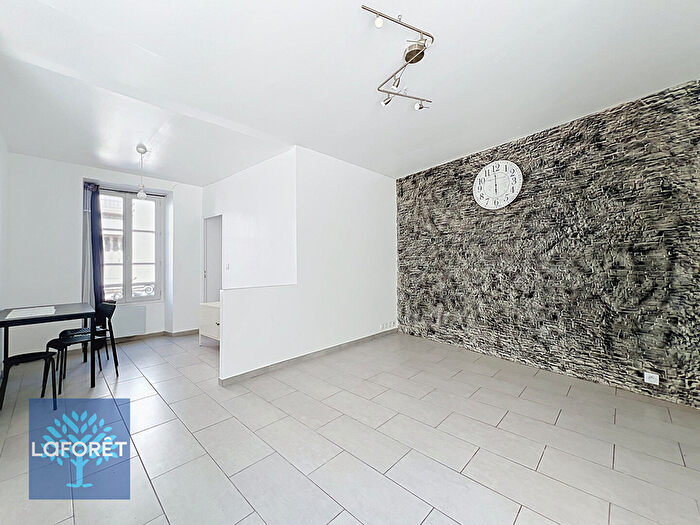 Corbeil-Essonnes, Centre-ville : Appartement 2 pièces à vendre