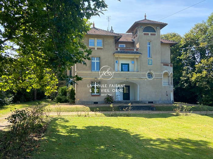 Maison 11 pièces à postalCode, à vendre