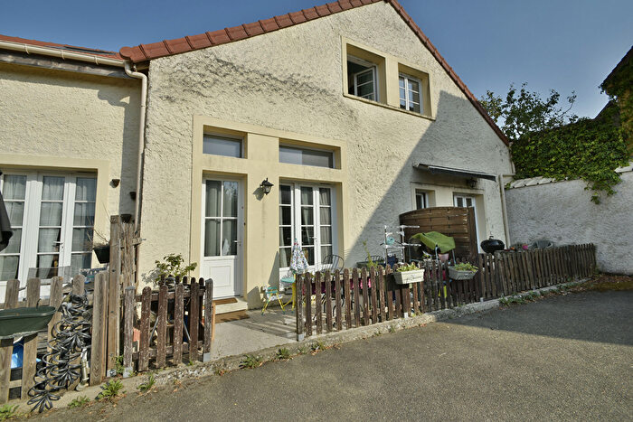 Villiers-Saint-Frédéric - Maison 4 pièces à vendre