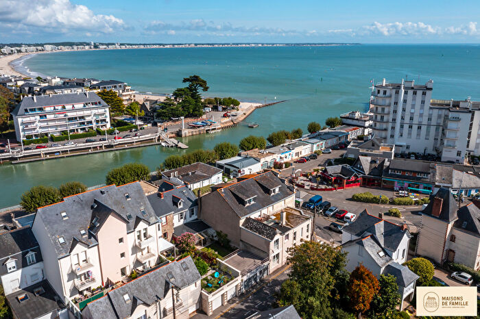 Maison à vendre - Le Pouliguen - 8 pièces - 5 chambres