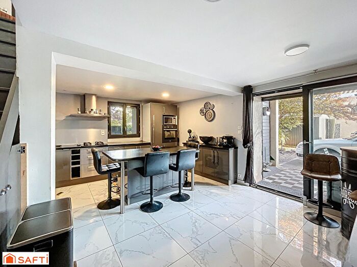 Maison à vendre - Brindas - 6 pièces - 4 chambres