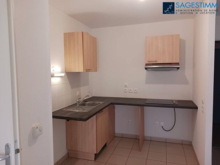Appartement à louer - Fleury-les-Aubrais - 2 pièces - 1 chambre