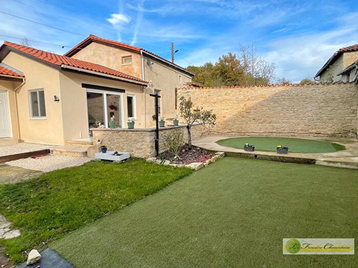 Maison à vendre - Saint-Fraigne - 5 pièces - 3 chambres