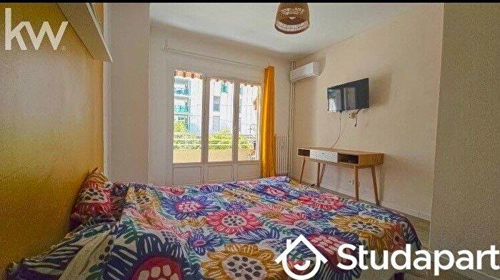 Appartement à louer - Champ de Mars, Toulon - 1 pièce - 4 chambres