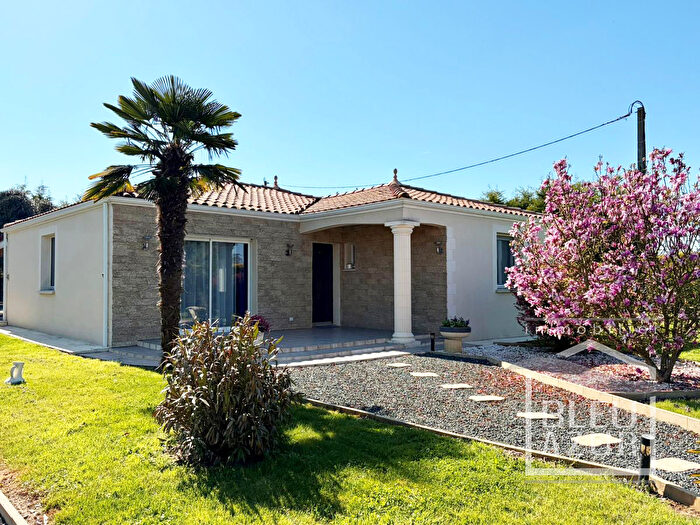 Maison à vendre - Pouillé - 4 pièces - 3 chambres