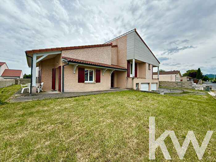 Maison à vendre - Saint-Bonnet-près-Riom - 6 pièces - 4 chambres