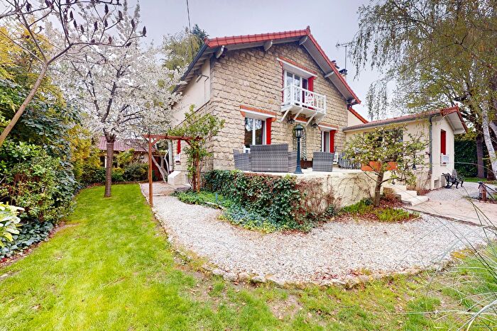 Maison à vendre - Chatou, Nord - 7 pièces - 5 chambres