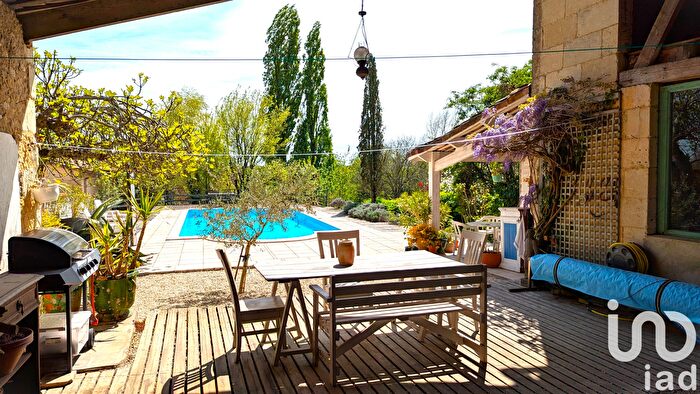 Maison à vendre - Montlieu-la-Garde - 9 pièces - 4 chambres