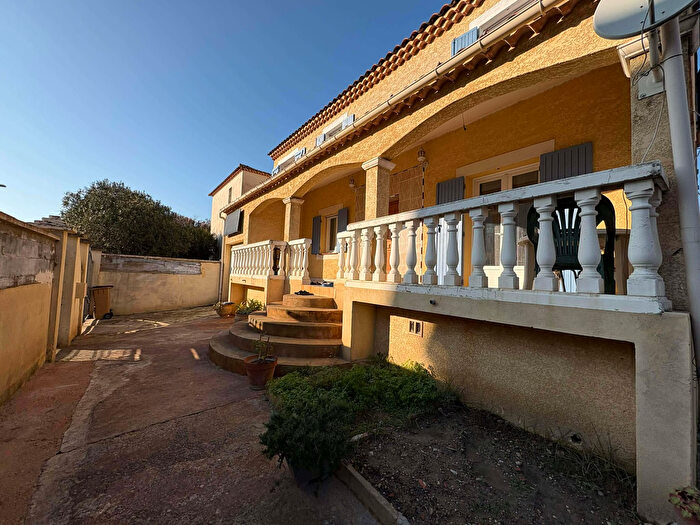 Maison à vendre - Arles, Trinquetaille - 6 pièces - 4 chambres