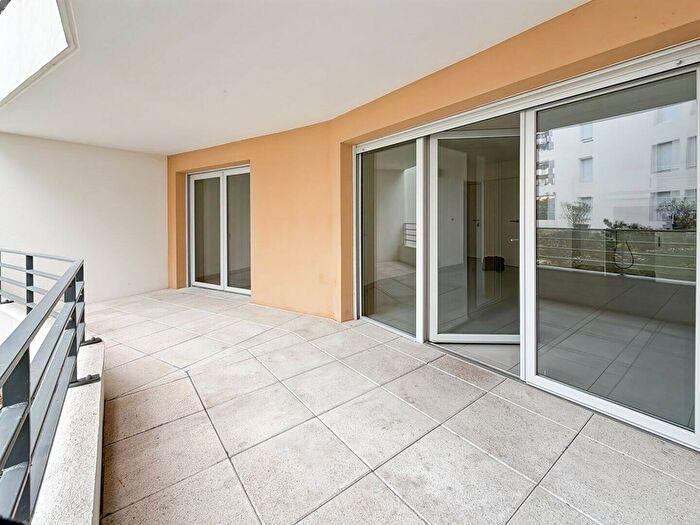 Appartement à louer - Esplanade, Nîmes - 2 pièces - 1 chambre