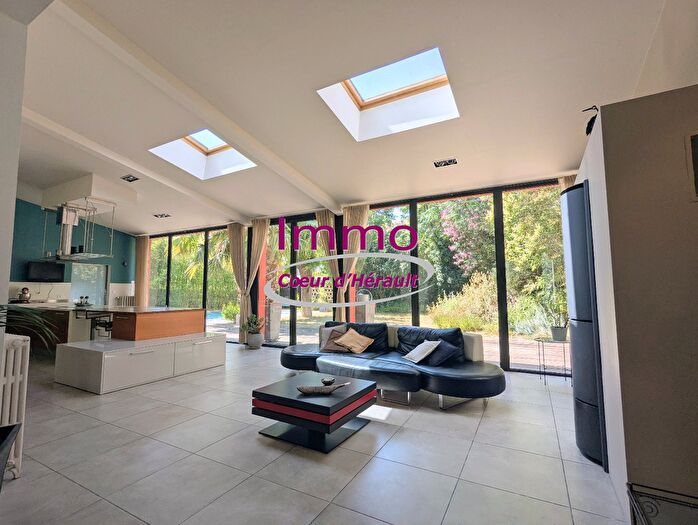 Maison 10 pièces à Clermont-l'Hérault, à vendre