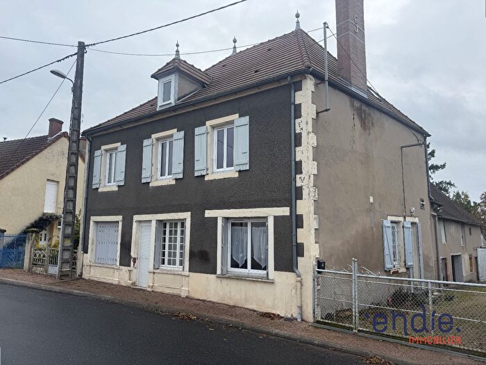 Maison à vendre - Monétay-sur-Loire - 8 pièces - 3 chambres