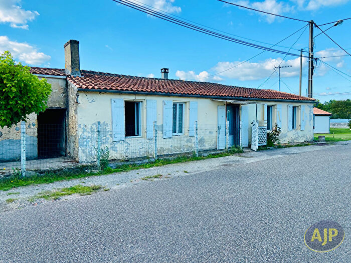 Maison à vendre - Saint-Germain-dEsteuil - 4 pièces - 2 chambres