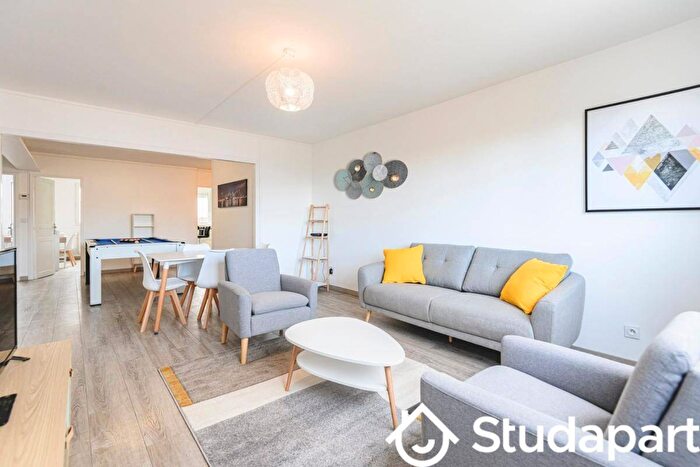 Appartement à louer - Cernay Jamin-Jean Jaurès-Epinettes, Reims - 1 pièce - 2 chambres