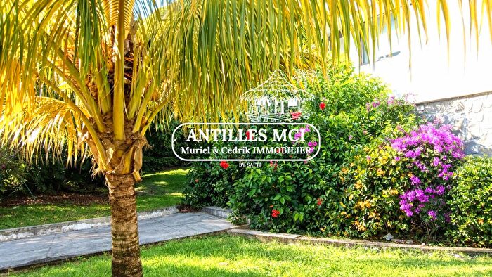 Maison à vendre - Fort-de-France - 10 pièces - 6 chambres
