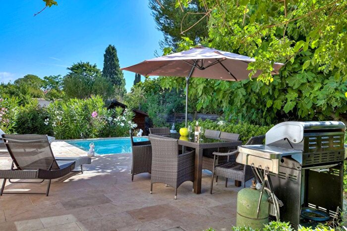 Maison à louer - Les Cougoulins-Rastines, Antibes - 4 pièces - 3 chambres