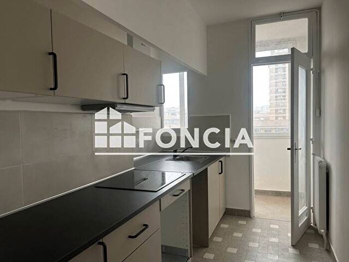 Appartement à louer - Centre Ville, Aix-en-Provence - 4 pièces - 3 chambres