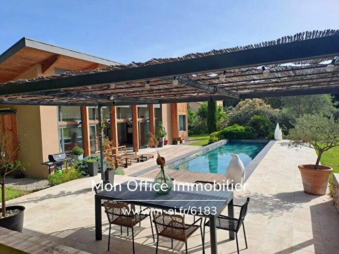 Maison à vendre - Meyrargues - 5 pièces - 3 chambres