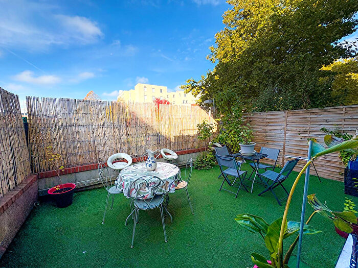 Appartement à vendre - Évry, Les Pyramides - 3 pièces - 2 chambres