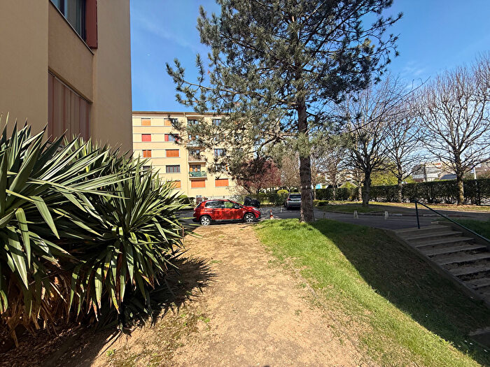 Appartement à vendre - Les Clayes-sous-Bois, Centre-ville - 3 pièces - 2 chambres