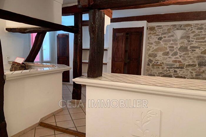 Appartement à louer - Centre Ancien, Draguignan - 1 pièce