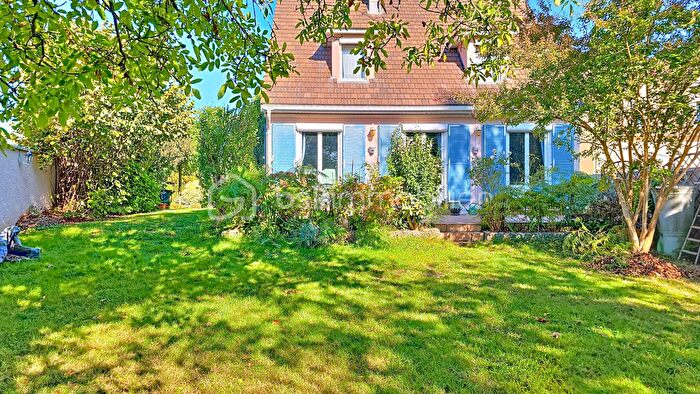 Maison à vendre - Brie-Comte-Robert, Centre-ville - 6 pièces - 4 chambres