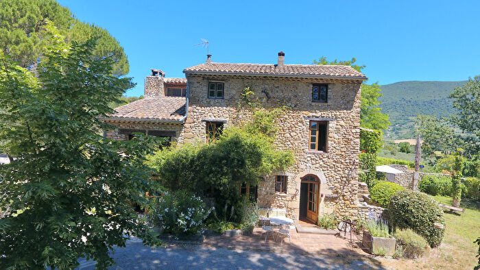 Maison 8 pièces à vendre à Nyons