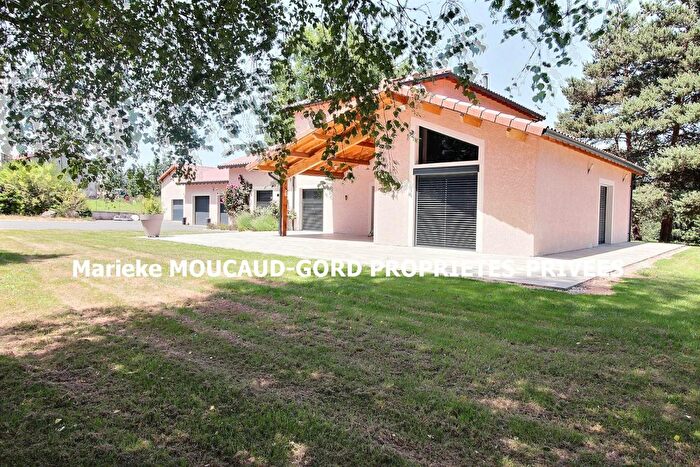 Craponne-sur-Arzon : Maison 8 pièces à vendre