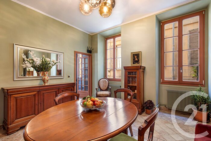 Nice, Vieux Nice : Appartement 3 pièces à vendre