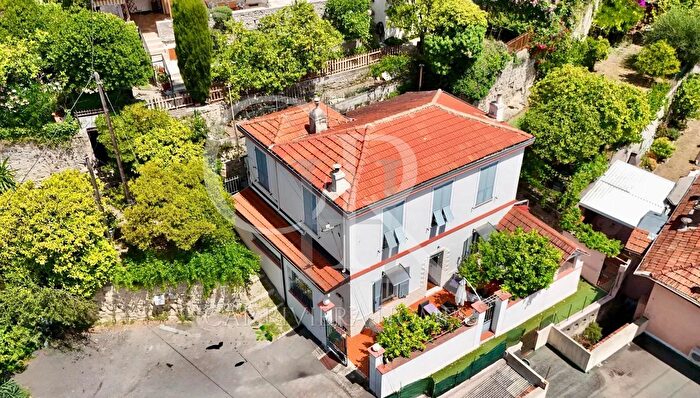 Maison 4 pièces à Menton, Hôtel de Ville, Vieille Ville, Musée, Madone, Carnolès, à vendre