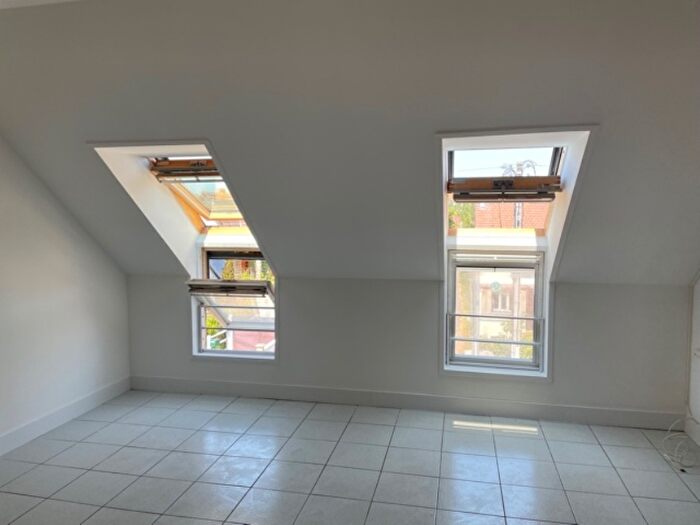 Appartement à louer - Les Mureaux, Nouvelle France - 1 pièce