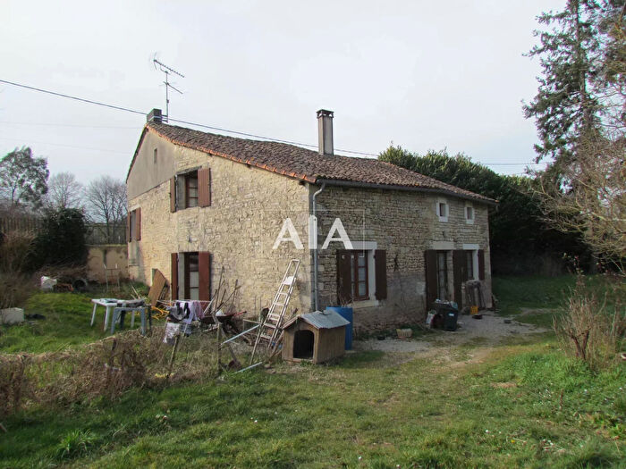 Maison à Les Adjots, à vendre